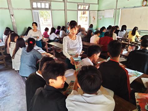 နတ်မောက်မြို့နယ်၌ ၇၈ နှစ်မြောက် ပြည်ထောင်စုနေ့အထိမ်းအမှတ် သတင်းစကားလက်ကမ်းစာစောင်များ ဖြန့်ဝေ