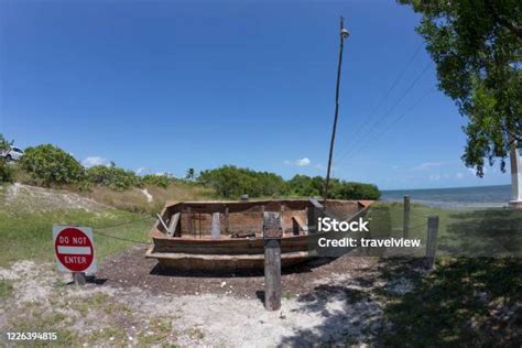Cubean People Flet Dengan Perahu Buatan Sendiri Ini Di Atas Laut Untuk