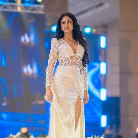 Miss Teen Sri Lanka 🤍 Miss Avenra Queen 👸 ️ Mua Dhanu Bridal 💄 Outfit Imagine It Fashion