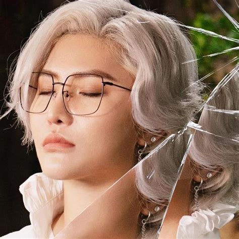 When did Vicky Nhung release Việt Nam Những Chuyến Đi Single