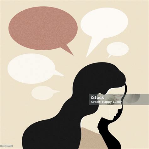 메시지 아이콘으로 둘러싸인 슬프고 울고 있는 젊은 여성 사이버 괴롭힘의 개념 비난 슬픈 때 많은 생각 플랫 만화 스타일입니다