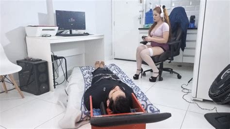 REDHEAD GODDESS FARTING AND PLAY GAME PART By NATASHA FIORI AND DANIEL SANTIAGO CAM BY DANI