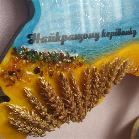 ᐉ Годинник настінний з епоксидної смоли Карта України ручної роботи з колосками та гербом 60х38