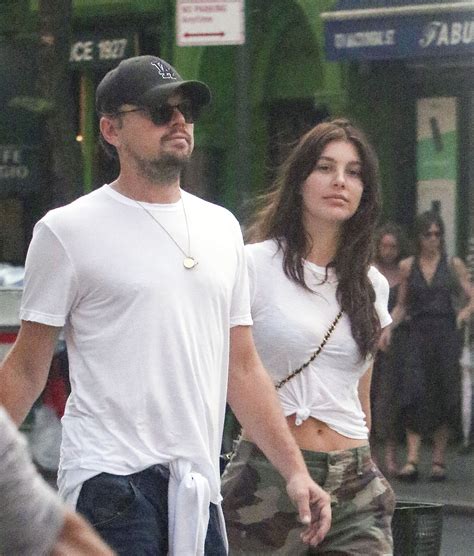 Amor hasta en el look así salieron Leonardo DiCaprio y Camila Morrone a caminar por Nueva York