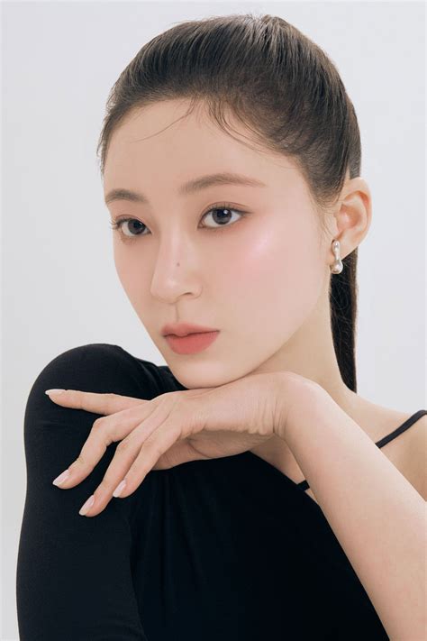 A New Powder Highlighter To Brighten Draw Attention And Stun Romandnd