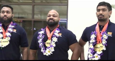 ආසියානු පැසිෆික් සවි එසවීමේ ශූරතාවලියේ පදක්කම් දිනූ ශ්‍රී ලංකා කණ්ඩායම දිවයිනට