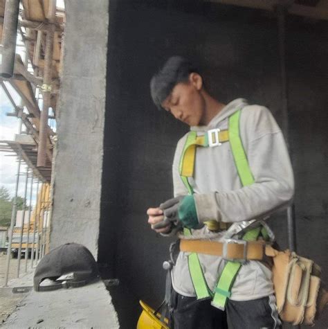 М Миний хувцас хэртэй🤢 Гар заваан байж болно🖐😬 Цэвэр мөнгө😊💸💰 Бас хөдөлмөр💪 Таныдаг хүмүүс нь