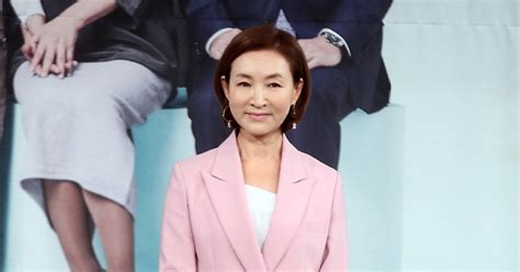 포토 배우 정애리 부드러운 자태