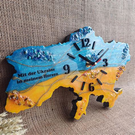 Годинник 30х19 см настінний з епоксидної смоли ручної роботи Карта України ЧЕС00000010
