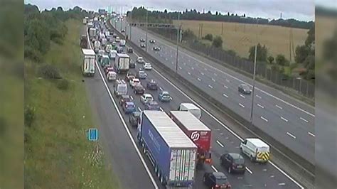 Man Dies After Two Linked Crashes On M1 In Hertfordshire Bbc News
