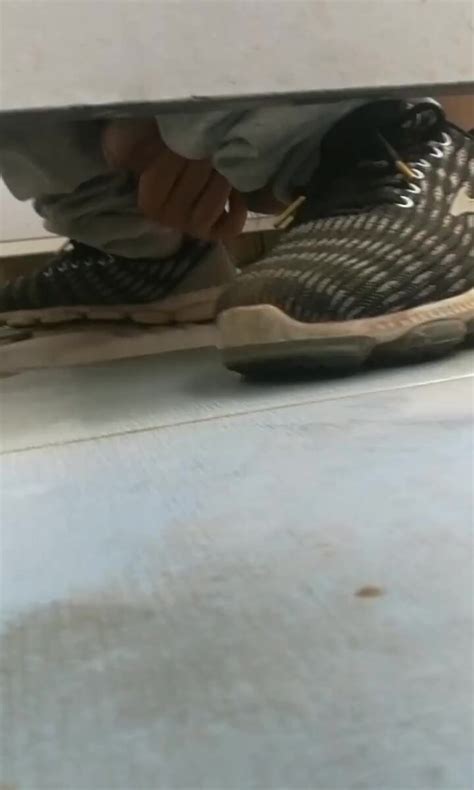 Chinese College Guy Wank Toilet Spy Caught