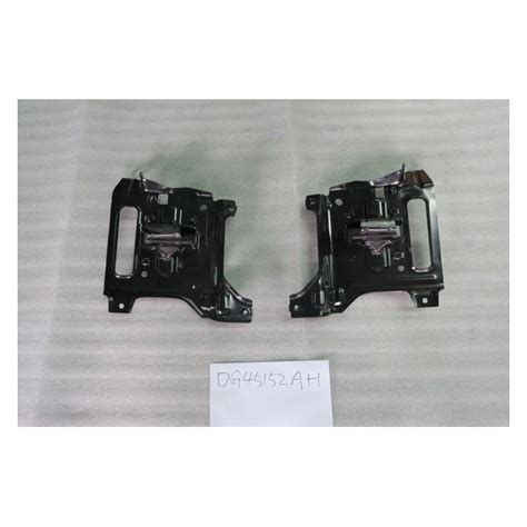 Alzare® Ch1065103c Front Driver And Passenger Side Bumper Bracket Set Capa Certified