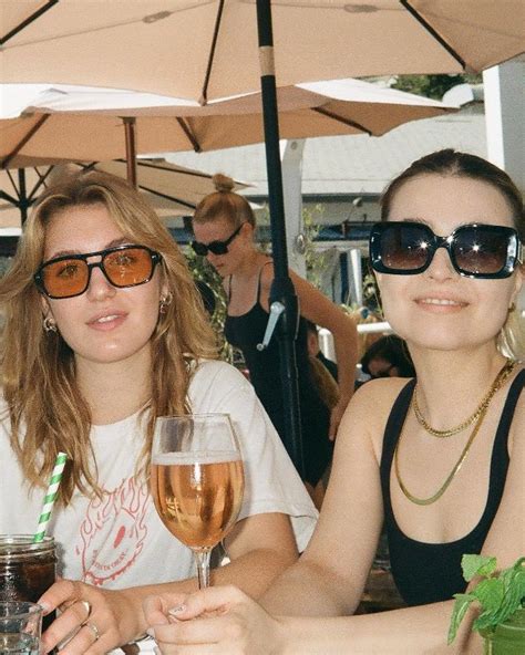 Sophie Nélisse With Pal Enjoy Gossip And Wine Antdv