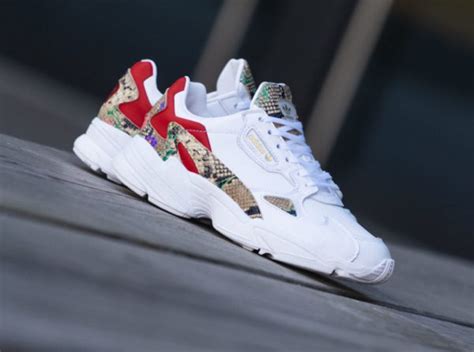 Que Vaut La Adidas Falcon W Python Snakeskin Floral Fv3083