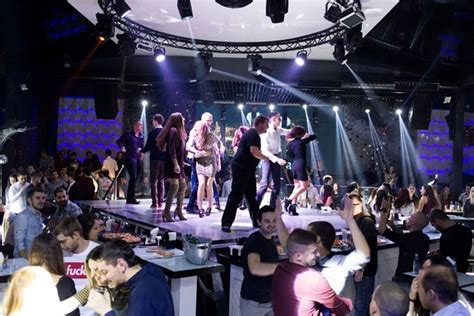 Грандиозно парти в центъра на София с неждано светлинно шоу Всичко за жената