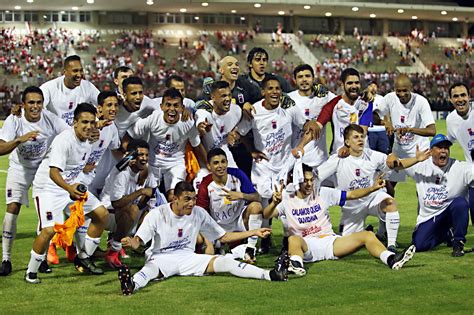 O Virtuoso História Do Paraná Clube Curitiba Paraná Brasil