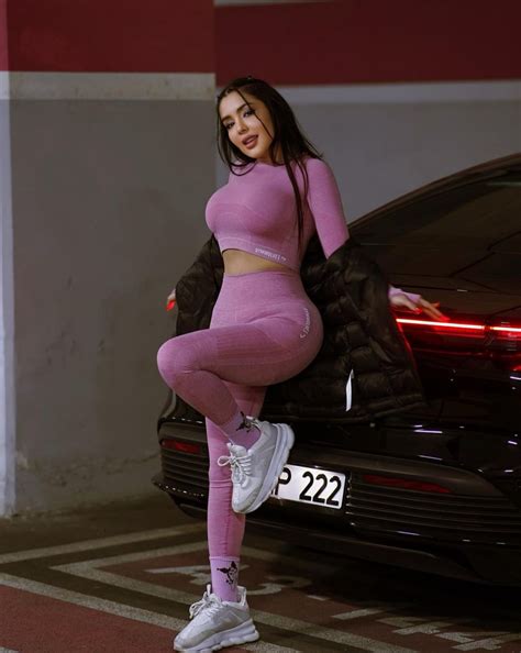 هزینه و تعرفه تبلیغ در پیج بلاگر اینستاگرام نیلی افشار