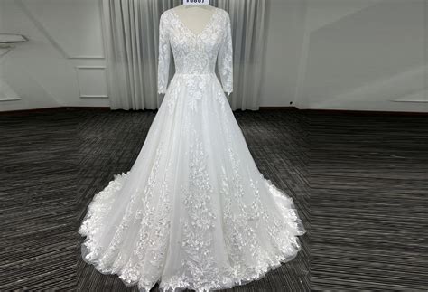 How To Choose The Perfect Fall Wedding Dress