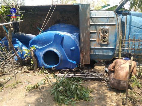 မြောက်ဦးမြို့နယ်တွင် စစ်ဖီးယှောင်စခန်းသို့ ရီလာပို့သည့် ကားတစီး တိမ်းမ