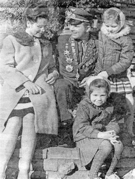 Пин от пользователя ольга волуйская на доске Первый Юрий Гагарин Юри