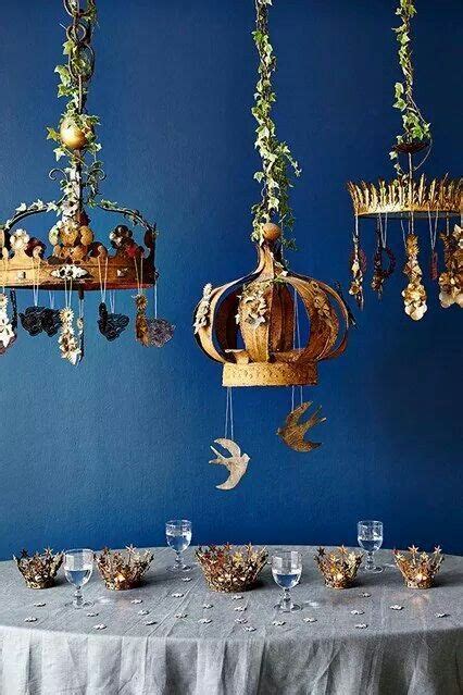 December House And Garden Christmas Decorations 2014 Royal Themed