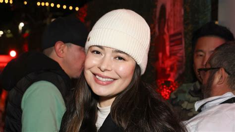 Miranda Cosgrove Admits She Has Never Been Drunk Or Smoked Us Weekly