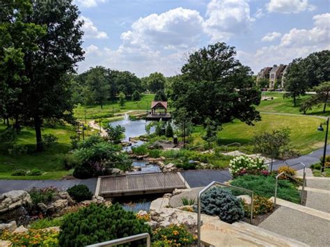 Shaw Park 67 Photos And 25 Reviews Brentwood Blvd At Forsyth Clayton