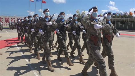 中国赴黎维和部队410名官兵荣获联合国“和平勋章”手机新浪网