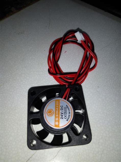Ventilatori 40x40x10 12 i 24 V
