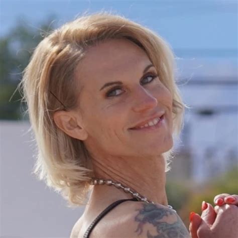 Trans Physical Therapist Ria Bentley Works Wonders On Bbc Patient Shemale Porn Xhamster