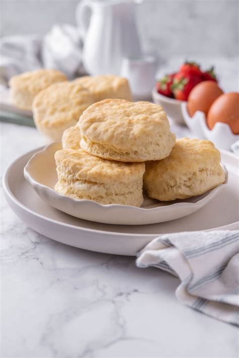 Cracker Barrel Biscuits Easy Buttermilk Biscuit Copycat Recipe