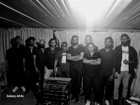 Guitar Sannada මේ ගීතයට මම කෝඩ්ස් දාල තියෙන්නේ මම වාදනය කරන විදිහට මුල් ගීතයේ කෝඩ්ස් වලට වඩා