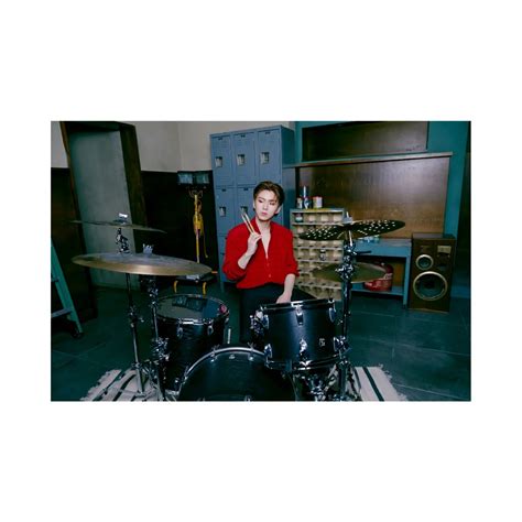 기현 Kihyun 저의 솔로 데뷔 1주년 축하해주신 모든 분들 감사드립니다♥️ 앞으로도 좋은음악 들려드릴게요 Instagram