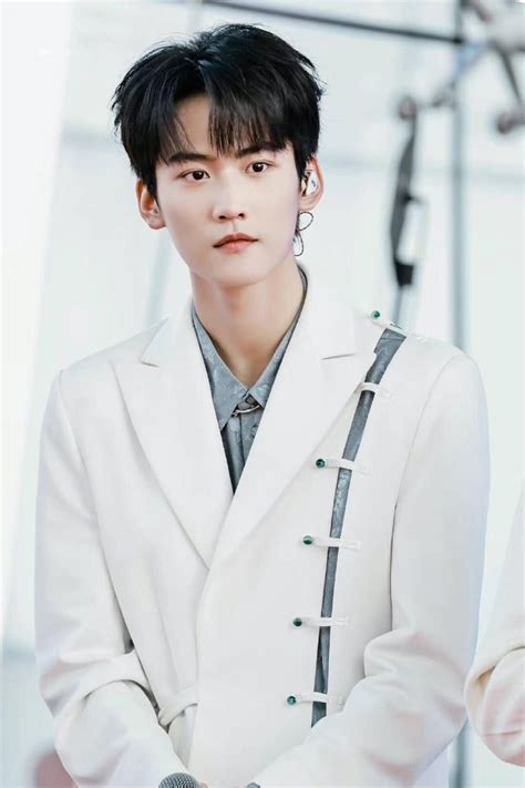 Into1 Zhou Keyu Daniel Zhou Chinese American Chinese Artists Daniel