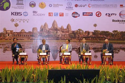 អ្នកជំនាញមកពីបណ្តាប្រទេសនានា ដែលចូលរួមសន្និសីទកំពូលសារព័ត៌មានអាស៊ី ឆ្នាំ២០១៩