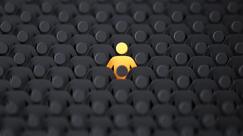 어두운 사람 중 노란색 인간의 모양 군중 개념에서 벗어난 서 개성 개념에 대한 스톡 사진 및 기타 이미지 개성 개념 돋보이는 사람들 Istock