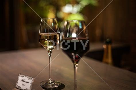 赤ワインと白ワイン Id 23893 ご当地写真・イラスト素材サイト Pictyピクティ