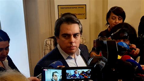 Василев Не ме карайте да коментирам полета на гълъба за Шенген Nova