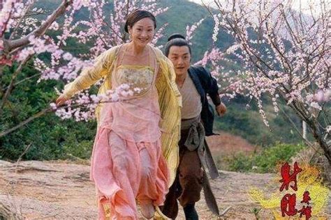黄蓉带郭靖来到桃花岛，网友：图一是情怀，图五景色最美