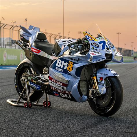 Husqvarna 701 Supermoto Performance Top Speed And Specifications