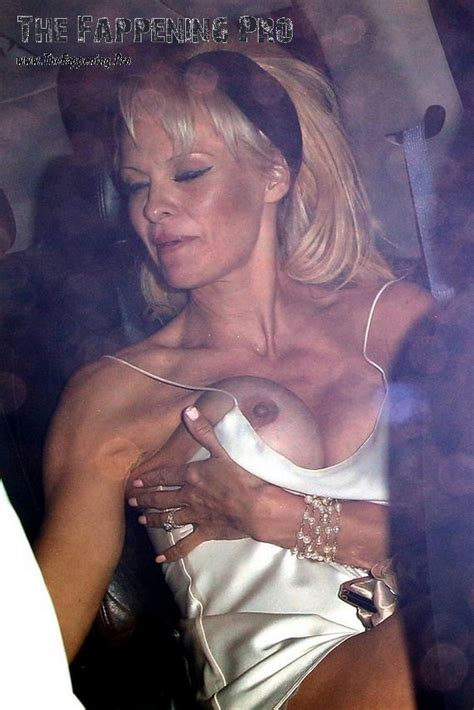 Pamela Anderson Exposed Her Boobs Topless In Public Photos The Fappening