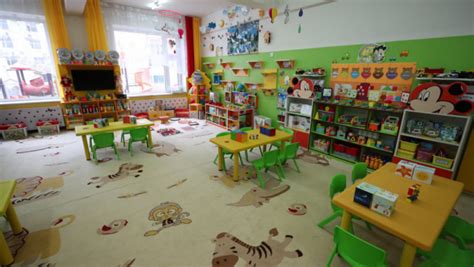 Бага ангийн сурагчдыг цахимаар хичээллүүлж цэцэрлэгийг ар гэрийн