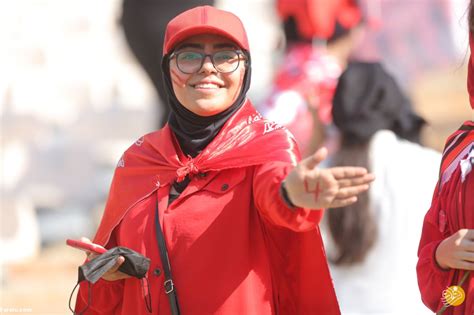 فرارو تصاویر اولین حضور دختران پرسپولیسی در ورزشگاه آزادی
