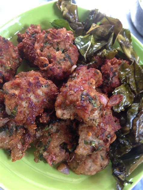 Lab Moo Tod Ethnic Recipes Spicy Recipes Food