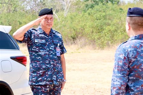 รอง ผบ ดม และคณะ ตรวจเยี่ยมการยิงปืนประจำปี พัน สห ทอ ฯ นาวาอากาศเอก วิสูตร งิ้วแหลม รองผู้