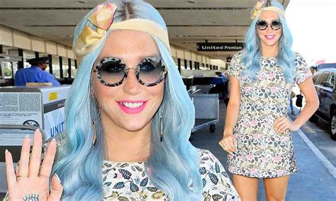 Kesha Flashes Her Hand Tattoo And Flaunts New Hair Color At La Airport New Hair Colors New