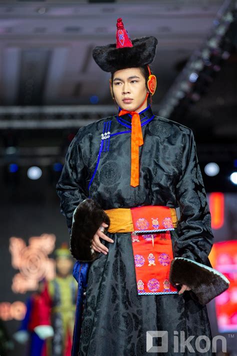 ФОТО “Гоёл“ наадмын дээлийн загваруудаас