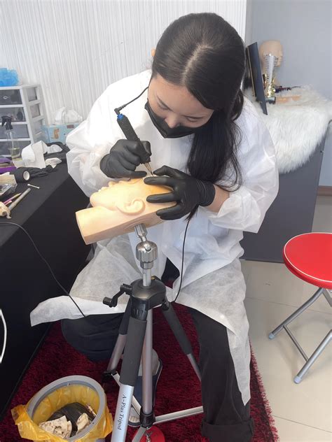 ช่วง ครูยุ้ย สักคิ้ว ต่อผม ควังจูใต้ Ue Korea 01083708996