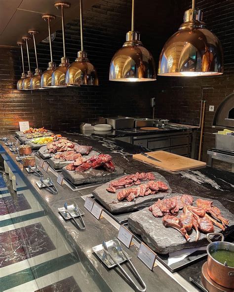 고급스럽게 즐기는 서울 호텔뷔페 5곳 식신