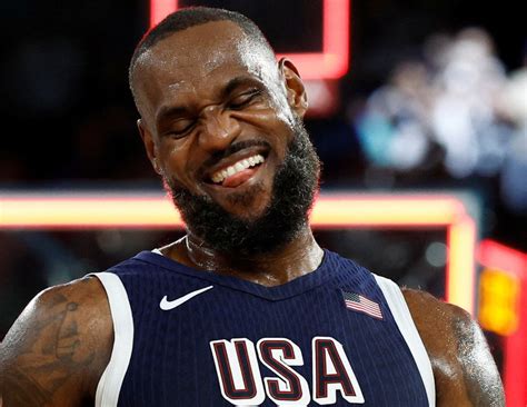 Lebron James Drops 2 Word Reaction To American Singers Spanish Accent